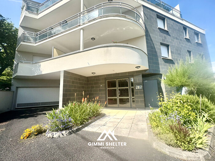 Appartement à vendre - Clermont-Ferrand, Vallières, Sallins, Poncillon - 4 pièces - 3 chambres