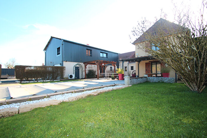 Maison à vendre - Saint-Hilaire-Fontaine - 7 pièces - 4 chambres