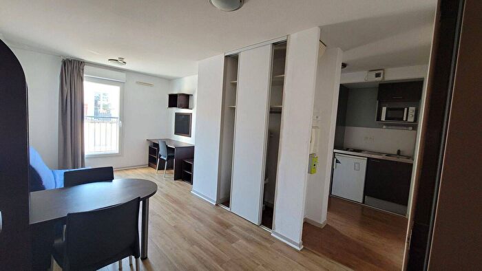 Appartement à louer - Gratte Ciel, Villeurbanne - 2 pièces