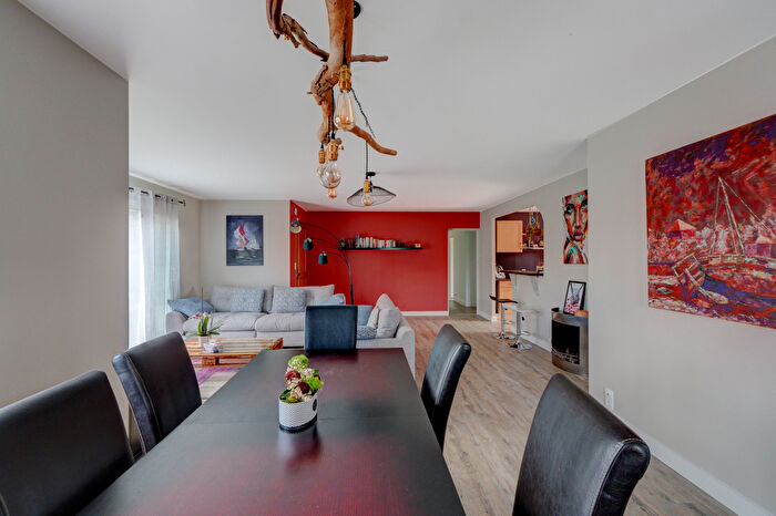 Maison à vendre - Barbechat - 8 pièces - 6 chambres