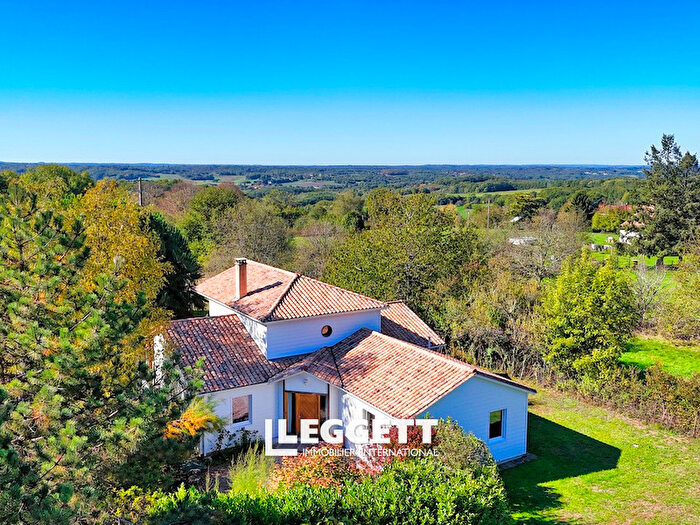 Maison à vendre - Nontron - 6 pièces - 4 chambres