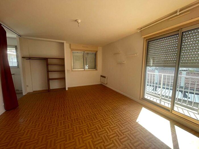 Sainte Anne, La Riche : Appartement 1 pièce à louer