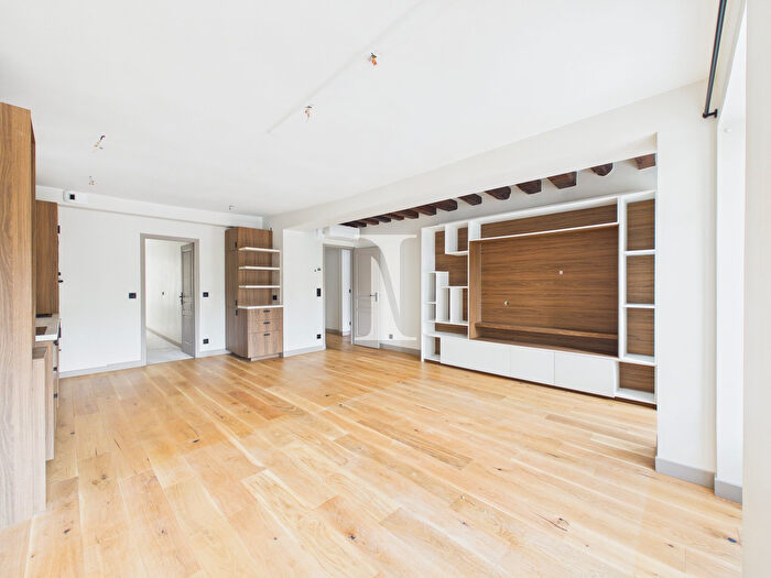 Appartement 4 pièces à Paris 8ème, à vendre