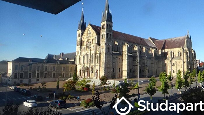 Appartement à louer - Barbâtre-Saint Remy-Verrerie, Reims - 1 pièce - 2 chambres