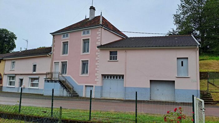 Maison à vendre - Attigny - 8 pièces - 6 chambres