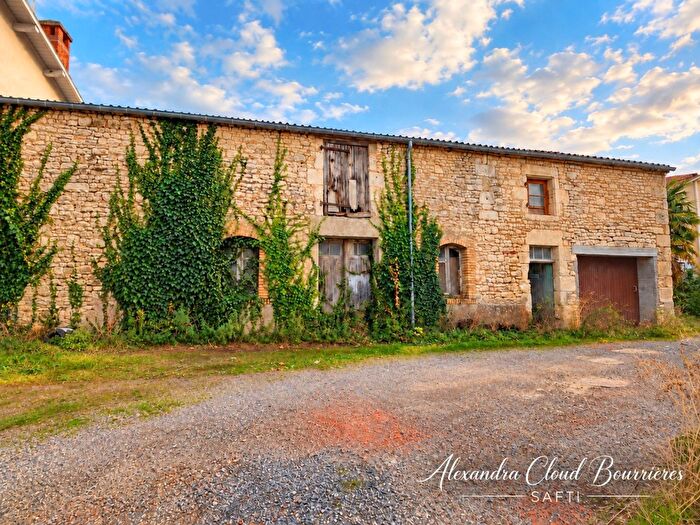 Fontenay-le-Comte, Centre-ville, Les Loges, La Pommeraie, La Sablière : Appartement 1 pièce à vendre