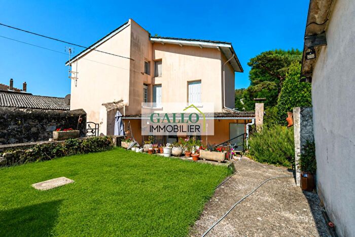 Maison 3 pièces à Pont-Évêque, à vendre