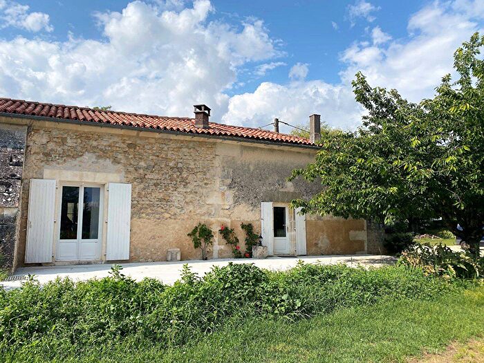 Maison 3 pièces à louer à Mosnac-Saint-Simeux
