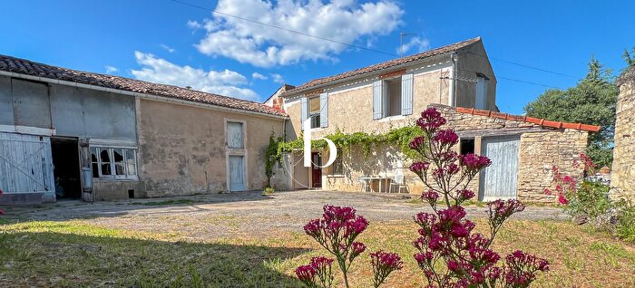 Maison à vendre - Issirac - 7 pièces - 4 chambres