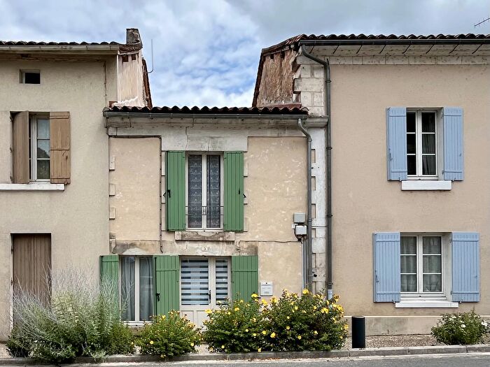 Maison 4 pièces à vendre à Aubeterre-sur-Dronne