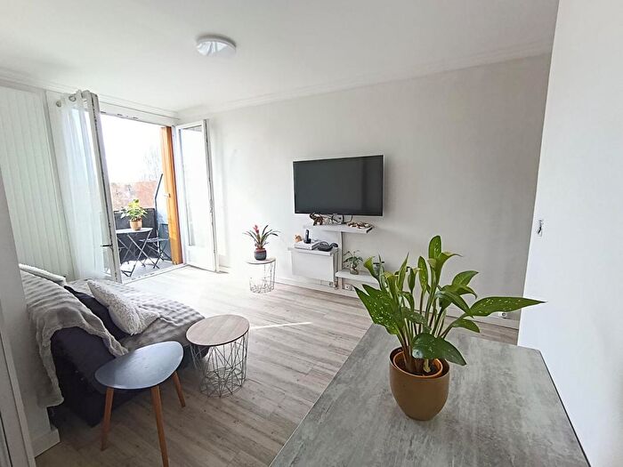 Appartement à vendre - Combs-la-Ville, République - 2 pièces - 1 chambre