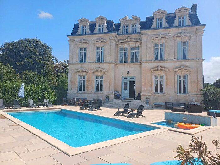 Saint-Jean-d'Angély - Maison 20 pièces à vendre
