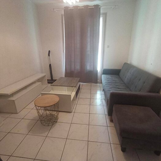 Appartement à louer - Moulin à Vent-Vertefeuille, Perpignan - 2 pièces - 1 chambre