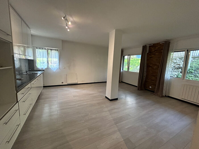 Appartement à louer - Louveciennes - 3 pièces - 2 chambres