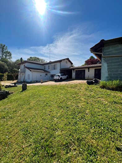 Saint-Martin-de-Laye : Maison 5 pièces à vendre