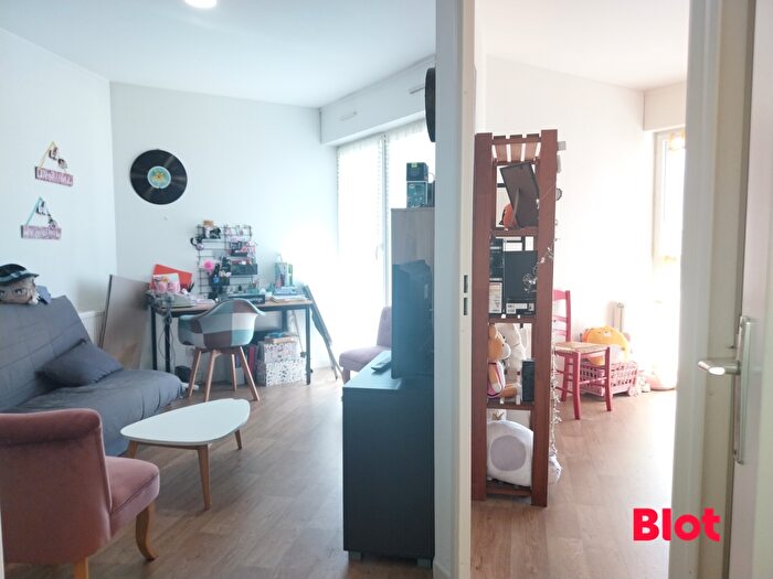Appartement 2 pièces à Quartiers Ouest, Cleunay, La Prévalaye, à vendre