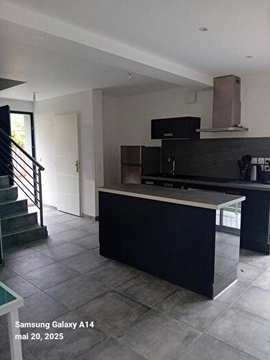 Maison à louer - Nord Ouest, Rumilly - 5 pièces - 4 chambres