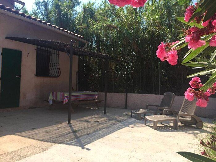 Maison à louer - Hyères - 3 pièces - 2 chambres