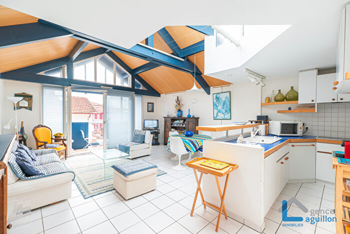 Appartement à vendre - Saint-Jean-de-Luz, Centre-ville - 3 pièces - 2 chambres
