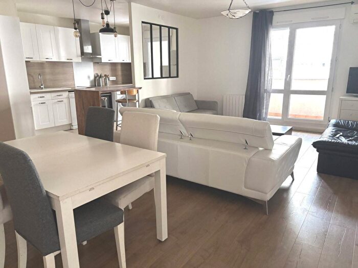 Appartement 4 pièces à Cusset, Villeurbanne, à louer