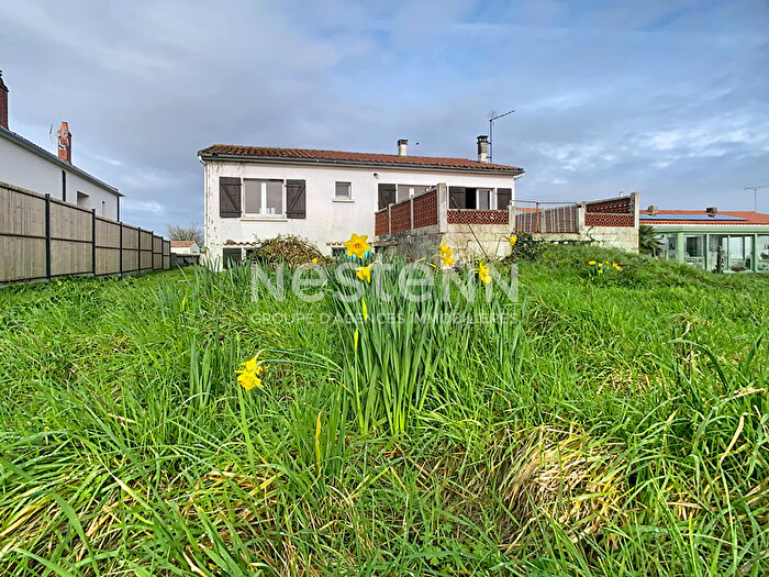 Maison à vendre - Saint-Michel-en-lHerm - 5 pièces - 4 chambres