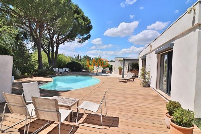 Maison à vendre - Pujaut - 7 pièces - 4 chambres