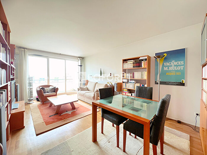 Appartement à vendre - Issy-les-Moulineaux, Les Epinettes, Le Fort, Les Hauts dIssy - 3 pièces - 2 chambres