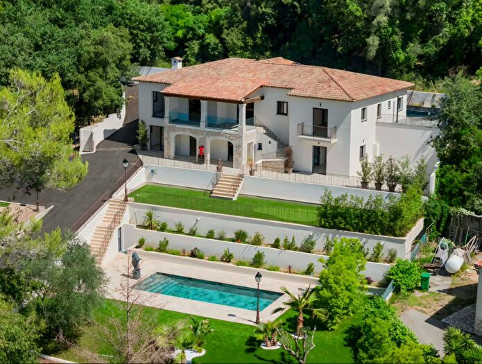 Roquefort-les-Pins - Maison 10 pièces à vendre