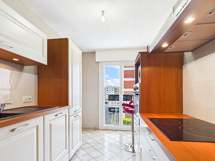 Appartement à louer - Saint-André-les-Vergers - 3 pièces - 2 chambres