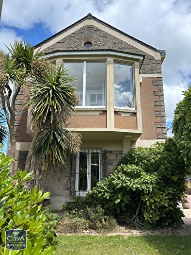 Tourlaville, Est Sud : Maison 10 pièces à vendre