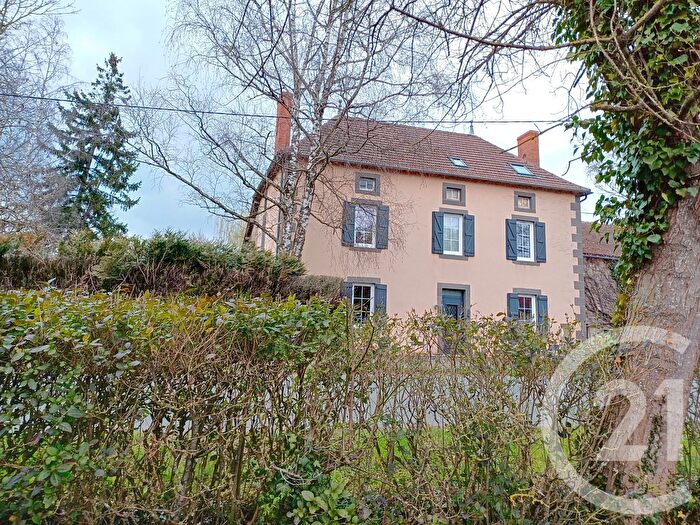 Maison à louer - Marcillat - 6 pièces - 5 chambres