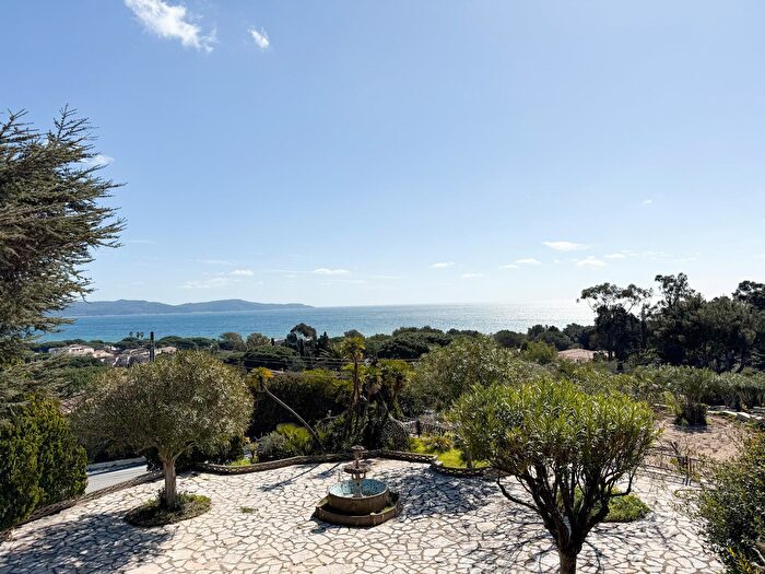 Maison à vendre - Cavalaire-sur-Mer, Le Parc- Frais Vallon, Le Jas - 5 pièces - 3 chambres