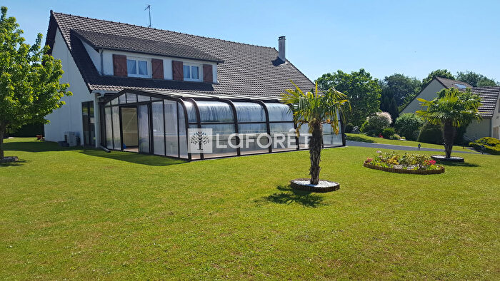 Ville-Saint-Jacques : Maison 8 pièces à vendre