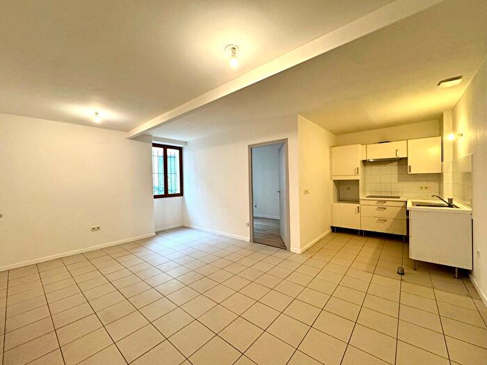 Appartement 3 pièces à Gambetta, Nîmes, à louer