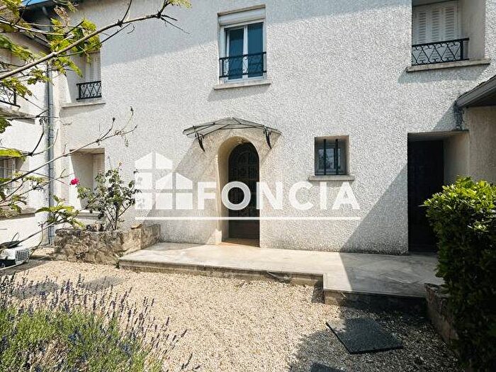 Maison à louer - Le Perray, Sainte-Geneviève-des-Bois - 7 pièces - 5 chambres