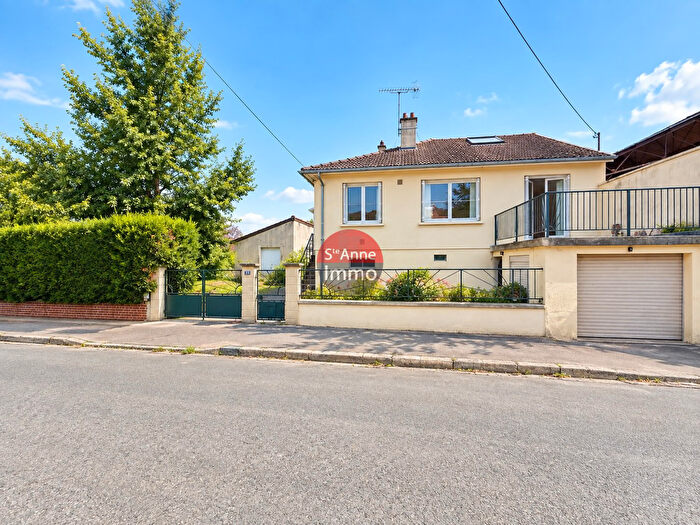 Rosières-en-Santerre : Maison 8 pièces à vendre