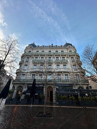 Appartement à louer - Centre-ville, Victor Hugo, Grenoble - 2 pièces - 1 chambre