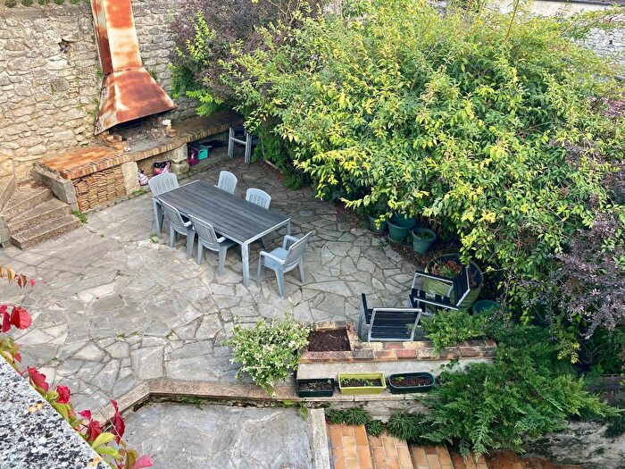 Maison à vendre - Vétheuil - 8 pièces - 5 chambres