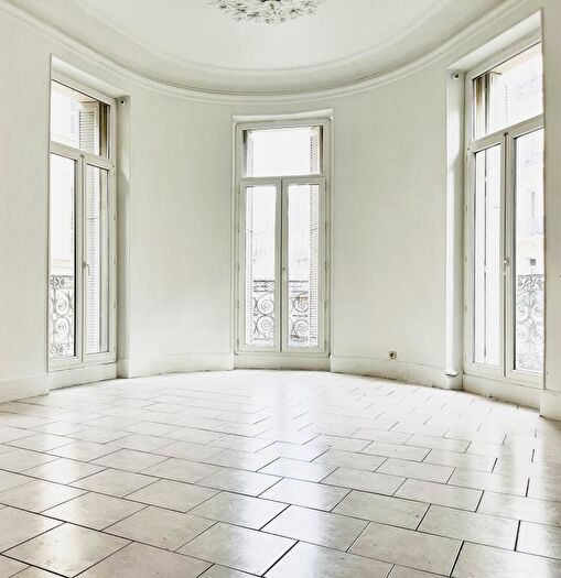 Appartement à vendre - Marseille er , Noailles - 2 pièces - 1 chambre