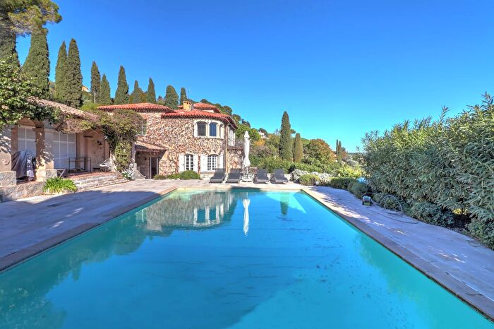 Maison à vendre - Mougins, Centre-ville, Village, Tournamy, Le Val de Mougins - 7 pièces