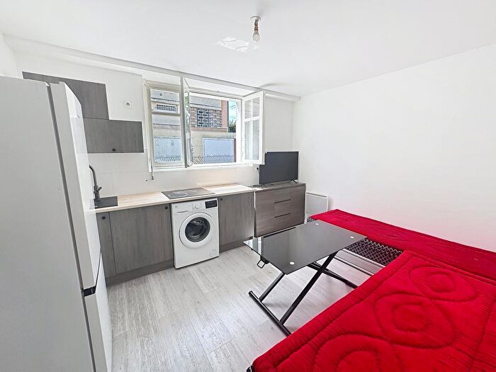 Appartement à vendre - Pau, Le Hameau - 2 pièces - 1 chambre