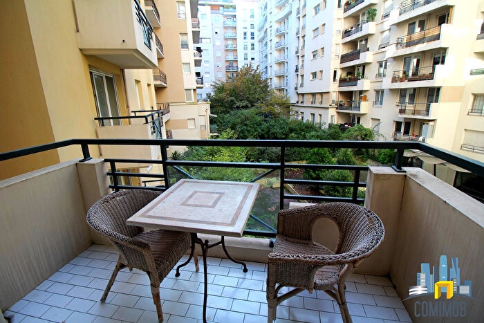 Appartement à louer - Courbevoie, Faubourg de lArche - 1 pièce