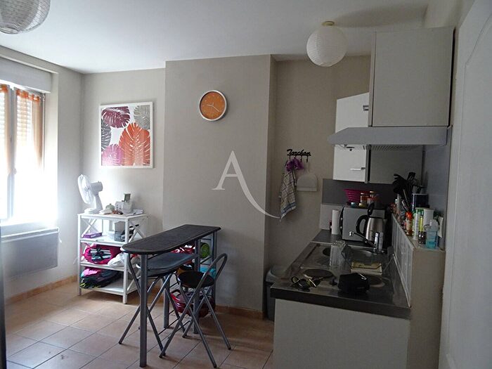 Appartement à louer - Centre Ville, Bourg-en-Bresse - 1 pièce