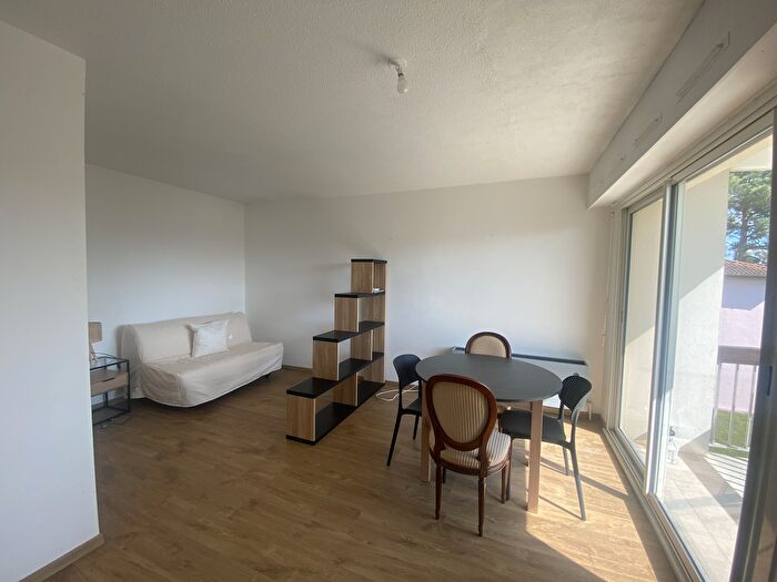 Appartement à louer - Dax, Saint-Pierre - 1 pièce
