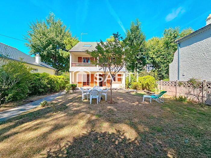 Maison à vendre - La Baule-Escoublac, Centre-ville, Gare - 8 pièces - 6 chambres