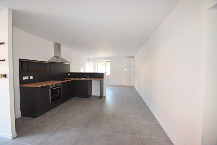 Appartement à louer - Montferrand-le-Château - 2 pièces - 1 chambre