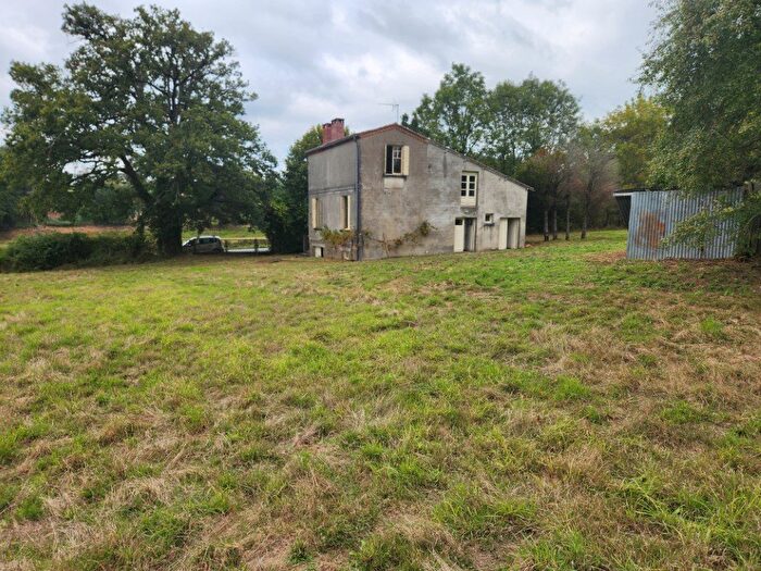 Étagnac : Maison 4 pièces à vendre