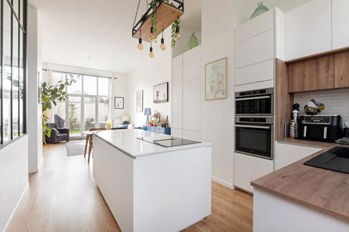 Appartement à vendre - Montreuil, Signac, Mûrs à Pêches - 5 pièces - 4 chambres