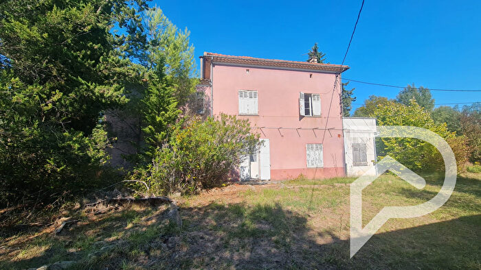 Maison à vendre - Salernes - 8 pièces - 5 chambres