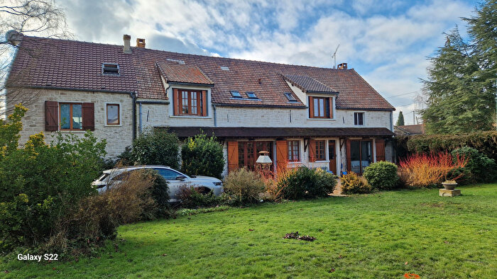 Maison à vendre - Saint-Arnoult-en-Yvelines - 11 pièces - 6 chambres